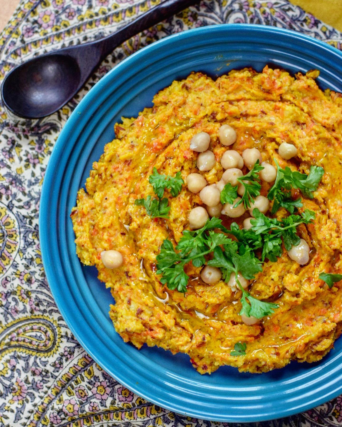 Orange hummus med gulerod og sød kartoffel - Emma Olsen