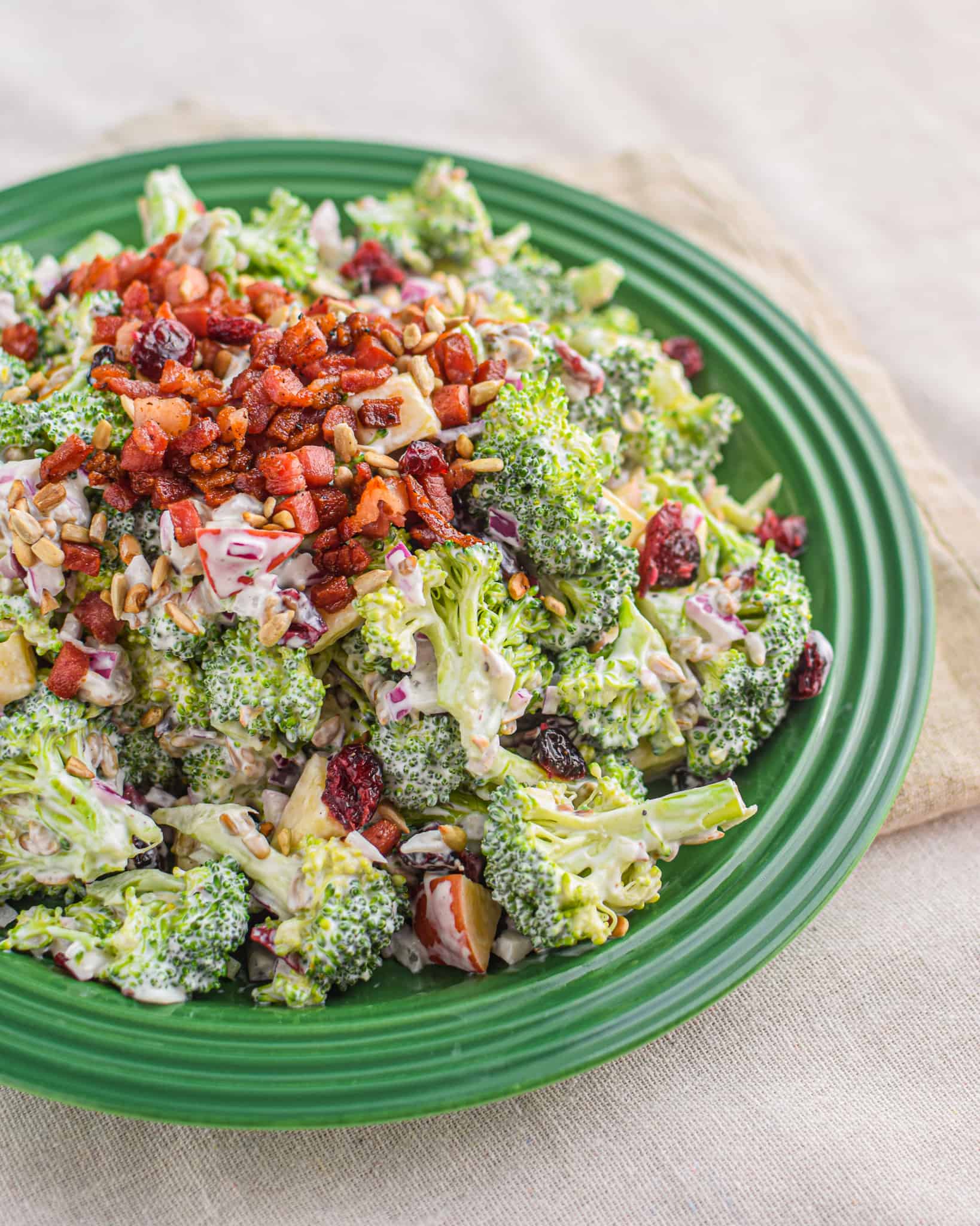 Nem broccolisalat på kun 20 minutter - Emma Olsen