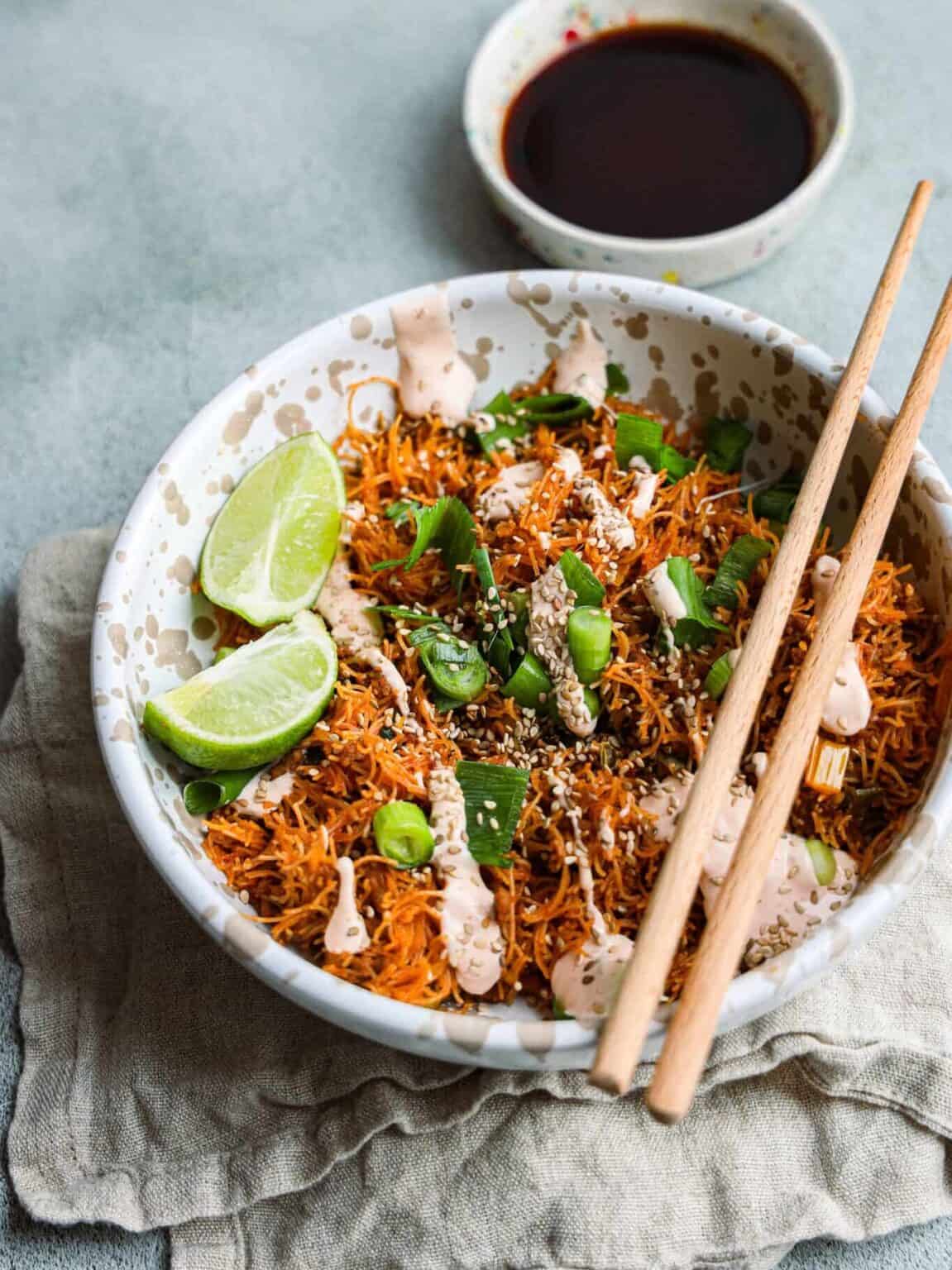 Korean Noodle Bowl - Nem og lækker bowl med nudler