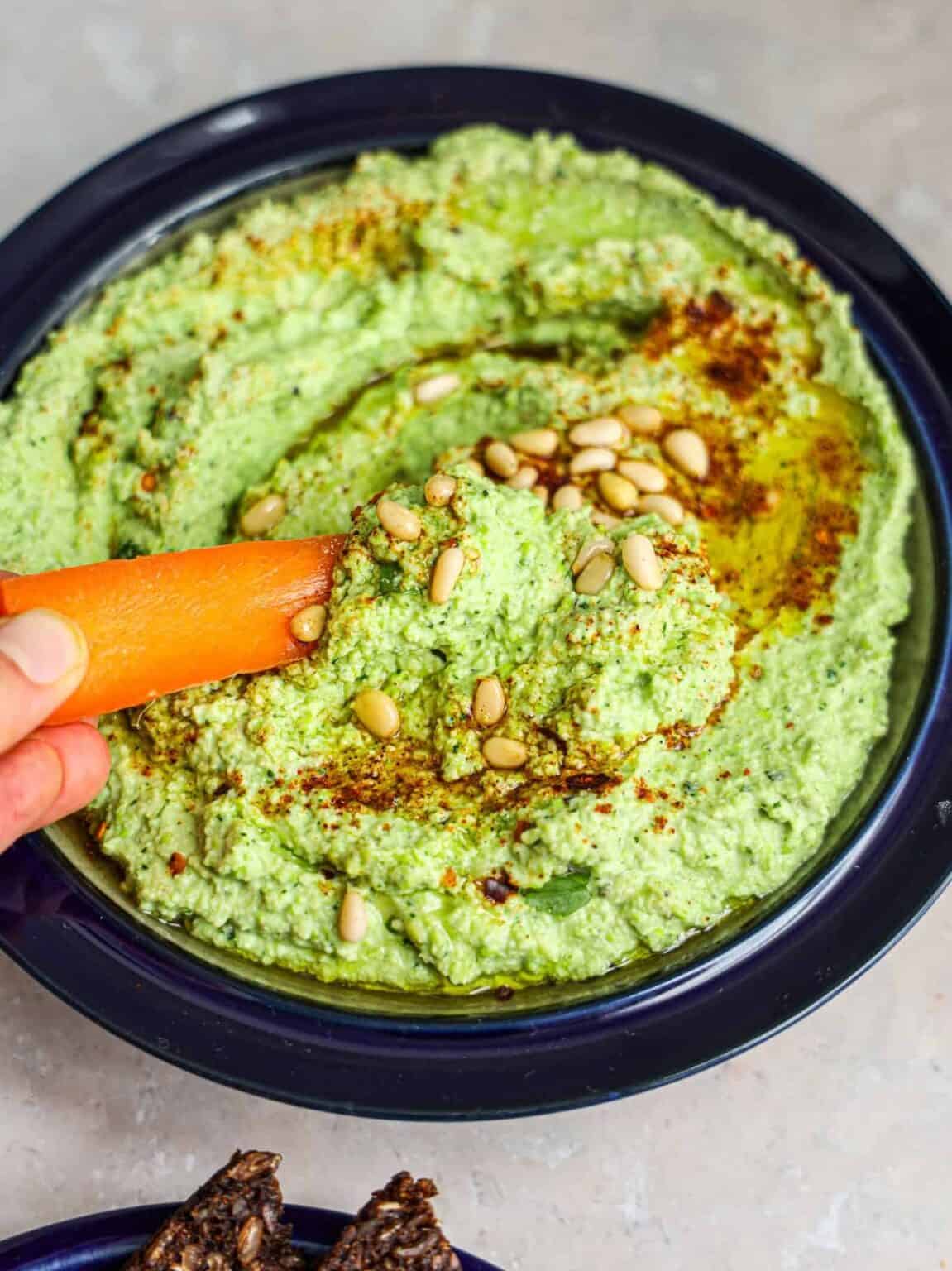 Edemame-avocado dip - opskrift på en grøn, sund dip