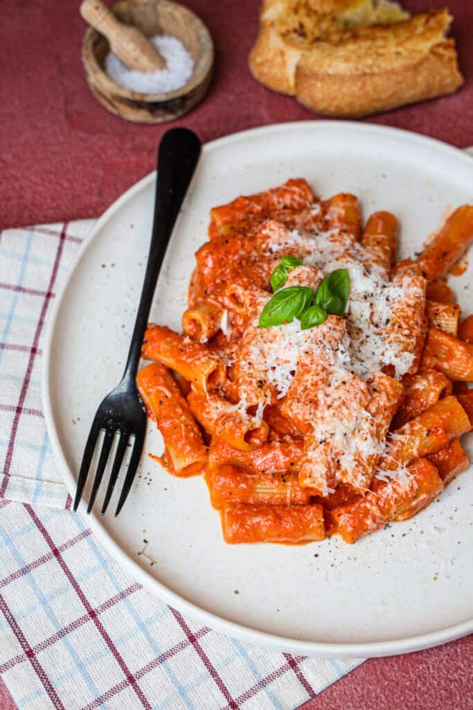 Pasta Alfredo med kylling - nem og cremet pastaret