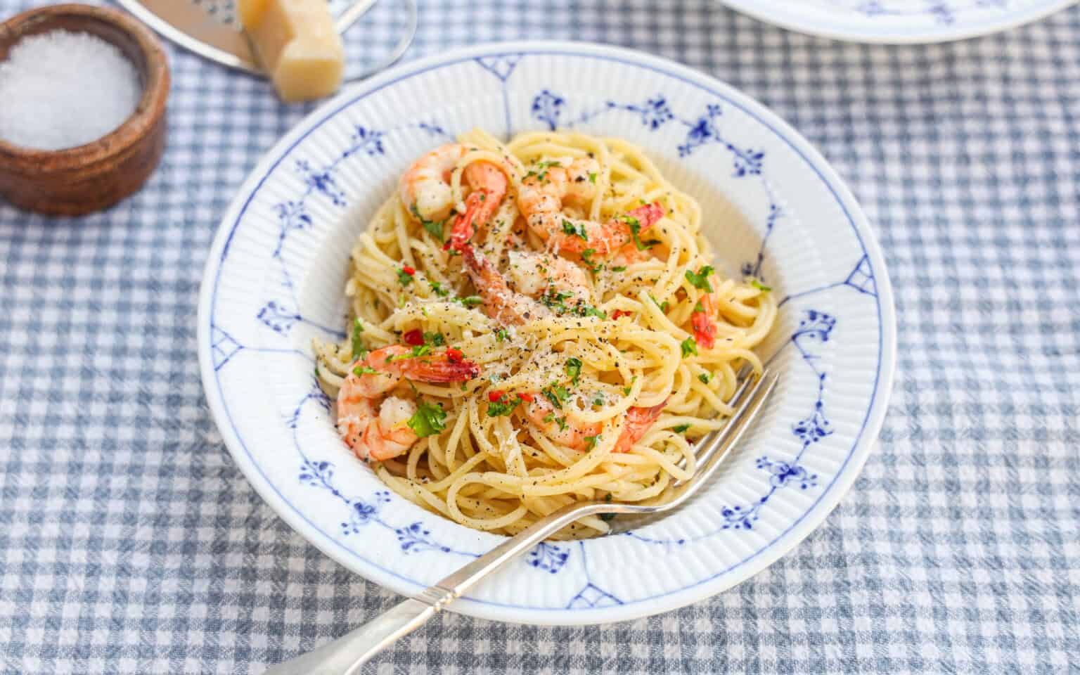 Pasta med rejer og hvidløg på 15 minutter - Emma Olsen