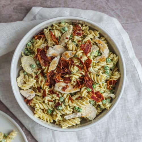 Pastasalat med kylling og bacon - nem og lækker